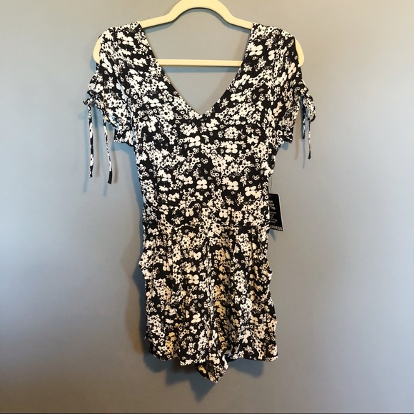 Express | Pants & Jumpsuits | Nwt Express Black And White Romper | Poshmark